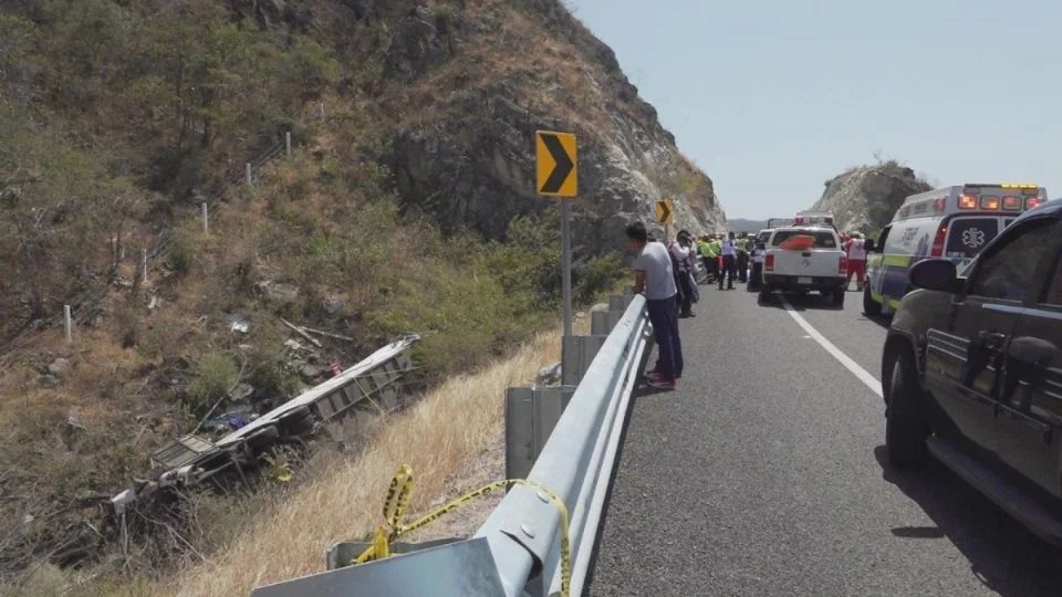 Mueren 21 personas en accidente en la autopista Tehuacán-Oaxaca; hay ...